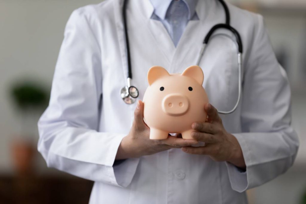 Tips For Financing Eyelid Surgery - Jeffrey M. Joseph - Blog